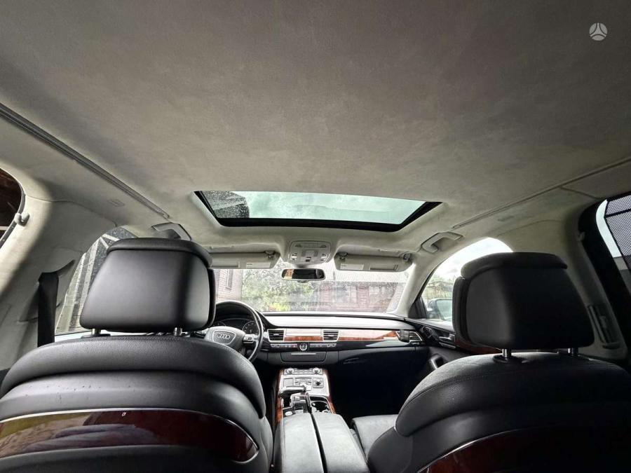 Black Audi A8 2011 in Vilnius, with an engine capacity of 4.16 L and mileage of 298 thousand km for 10999 €, photo 17 on AUTOMOTO.COM.LV