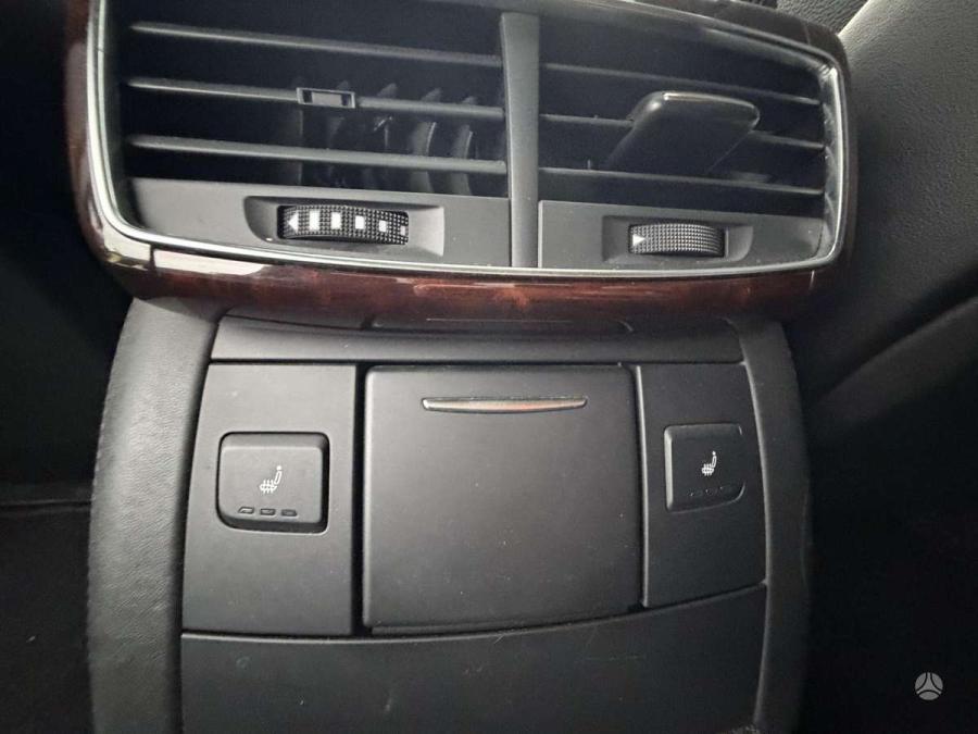 Black Audi A8 2011 in Vilnius, with an engine capacity of 4.16 L and mileage of 298 thousand km for 10999 €, photo 18 on AUTOMOTO.COM.LV