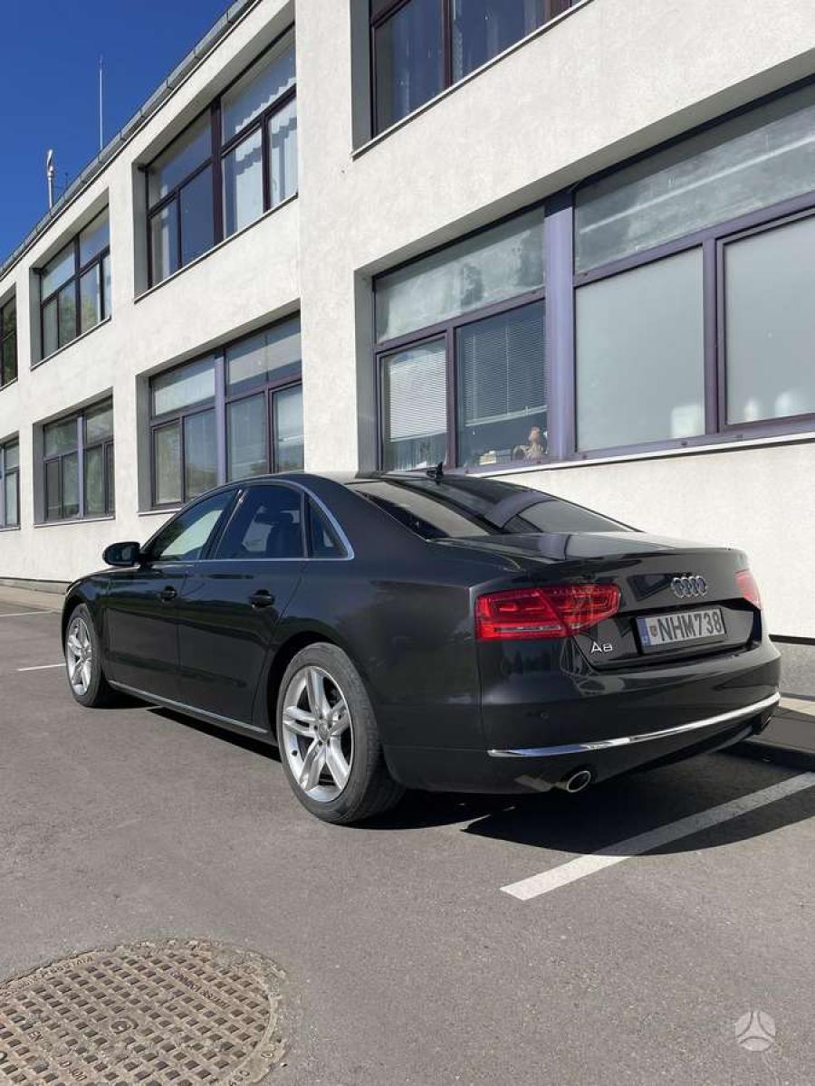 Black Audi A8 2011 in Kaunas, with an engine capacity of 2.97 L and mileage of 211 thousand km for 10500 €, photo 10 on AUTOMOTO.COM.LV