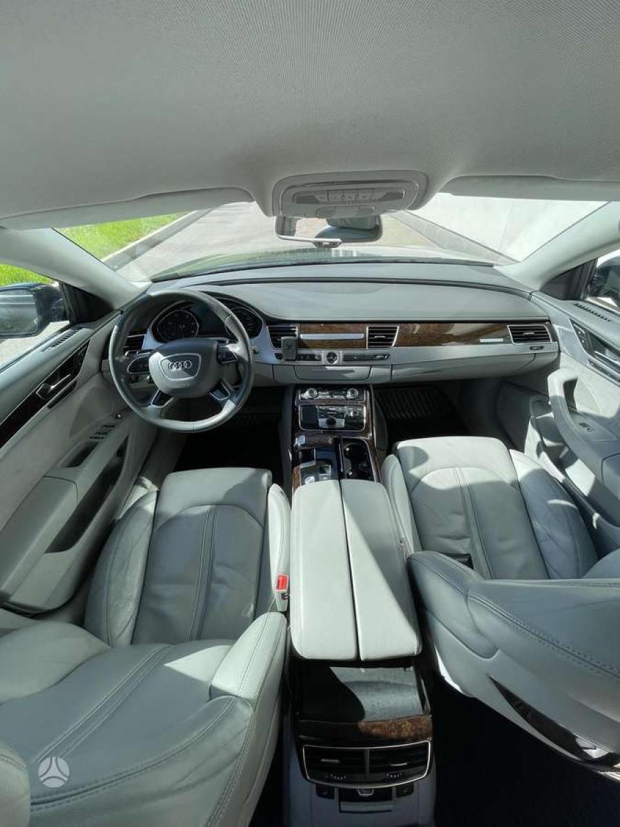 Black Audi A8 2011 in Kaunas, with an engine capacity of 2.97 L and mileage of 211 thousand km for 10500 €, photo 16 on AUTOMOTO.COM.LV