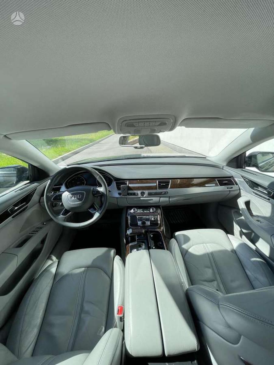 Black Audi A8 2011 in Kaunas, with an engine capacity of 2.97 L and mileage of 211 thousand km for 10500 €, photo 17 on AUTOMOTO.COM.LV
