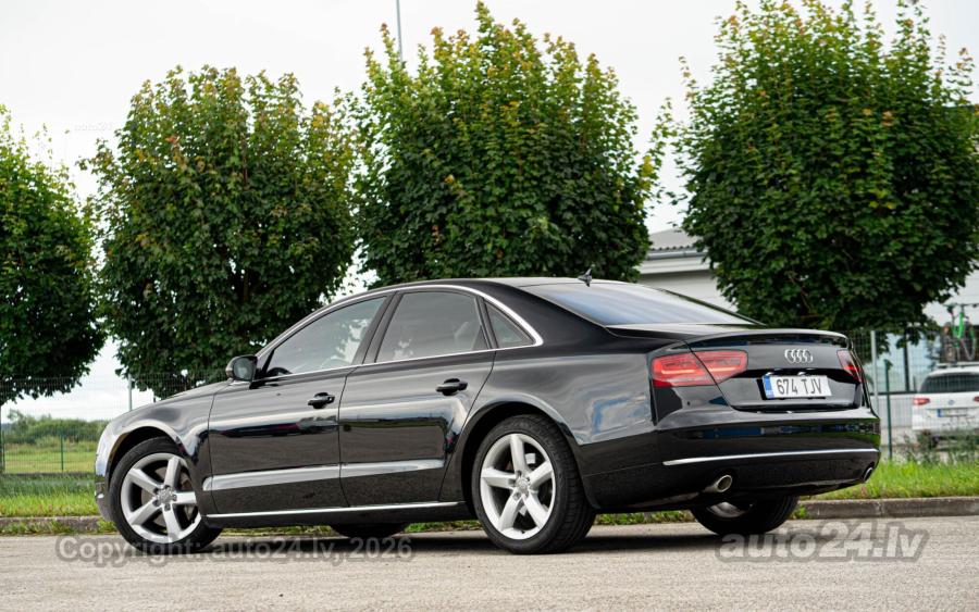 Black Audi A8 2011 in Tallinn, with an engine capacity of 3.00 L and mileage of 223 thousand km for 15500 €, photo 10 on AUTOMOTO.COM.LV