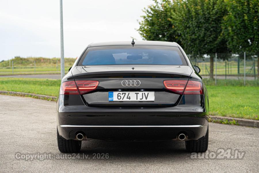 Black Audi A8 2011 in Tallinn, with an engine capacity of 3.00 L and mileage of 223 thousand km for 15500 €, photo 12 on AUTOMOTO.COM.LV