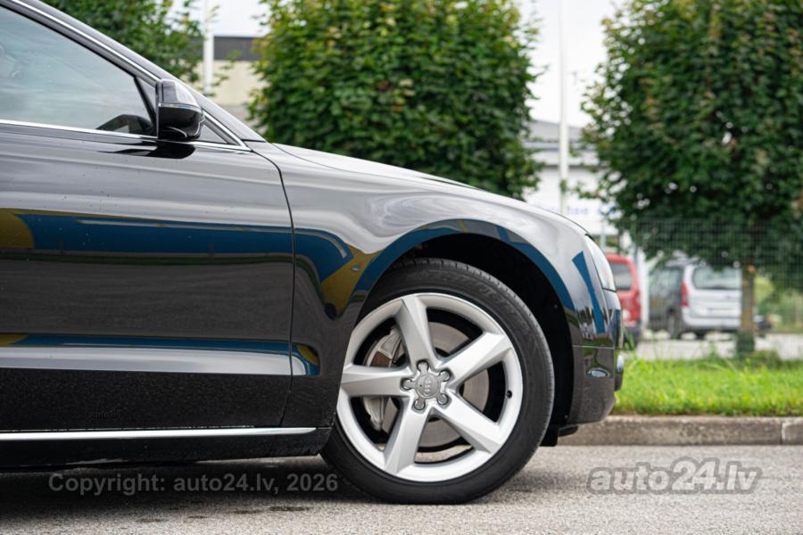 Black Audi A8 2011 in Tallinn, with an engine capacity of 3.00 L and mileage of 223 thousand km for 15500 €, photo 15 on AUTOMOTO.COM.LV