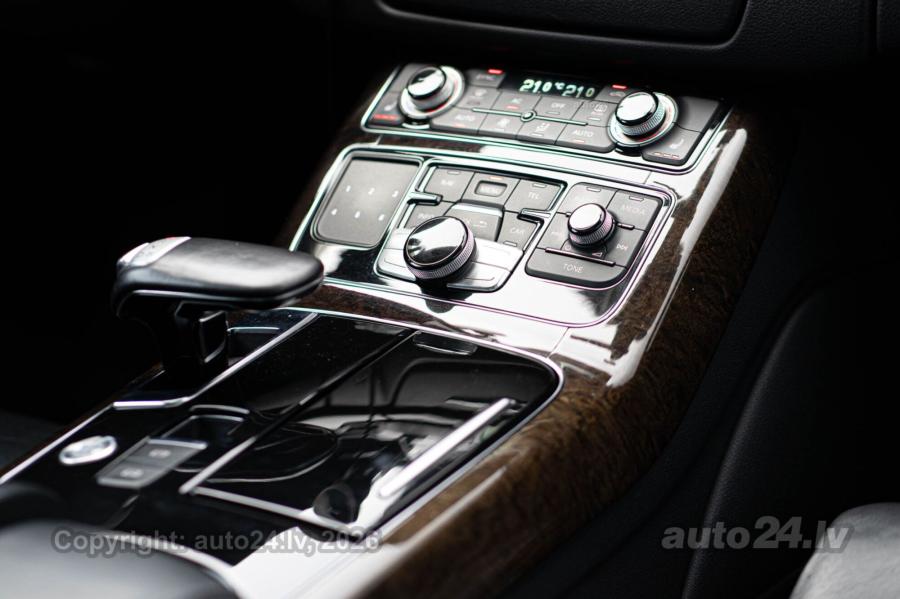 Black Audi A8 2011 in Tallinn, with an engine capacity of 3.00 L and mileage of 223 thousand km for 15500 €, photo 26 on AUTOMOTO.COM.LV