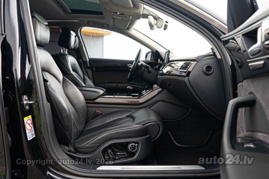 Black Audi A8 2011 in Tallinn, with an engine capacity of 3.00 L and mileage of 223 thousand km for 15500 €, photo 31 on AUTOMOTO.COM.LV