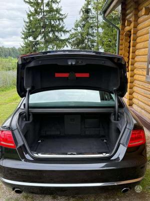 Black Audi A8 2011 in Radviliskis, with an engine capacity of 4.16 L and mileage of 328 thousand km for 9600 €, photo 7 on AUTOMOTO.COM.LV