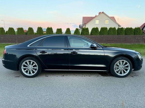 Black Audi A8 2011 in Vilnius, with an engine capacity of 4.13 L and mileage of 380 thousand km for 8200 €, photo 7 on AUTOMOTO.COM.LV