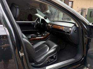 Black Audi A8 2011 in Vilnius, with an engine capacity of 4.13 L and mileage of 380 thousand km for 8200 €, photo 12 on AUTOMOTO.COM.LV