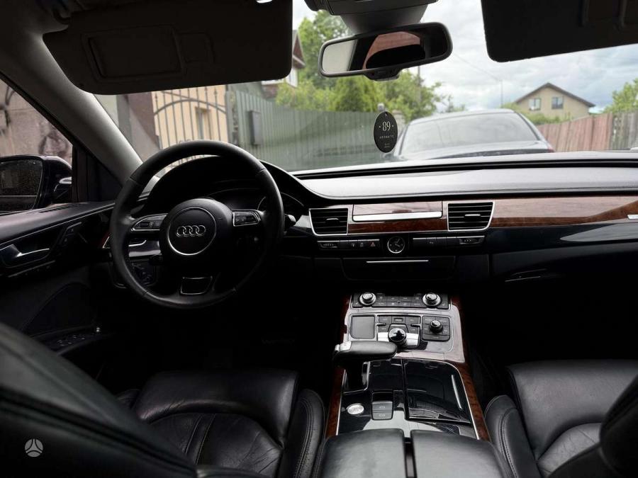 Black Audi A8 2011 in Vilnius, with an engine capacity of 4.13 L and mileage of 380 thousand km for 8200 €, photo 14 on AUTOMOTO.COM.LV