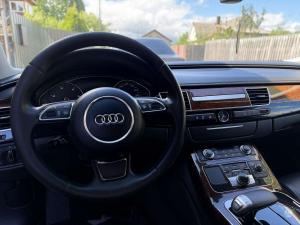 Black Audi A8 2011 in Vilnius, with an engine capacity of 4.13 L and mileage of 380 thousand km for 8200 €, photo 18 on AUTOMOTO.COM.LV