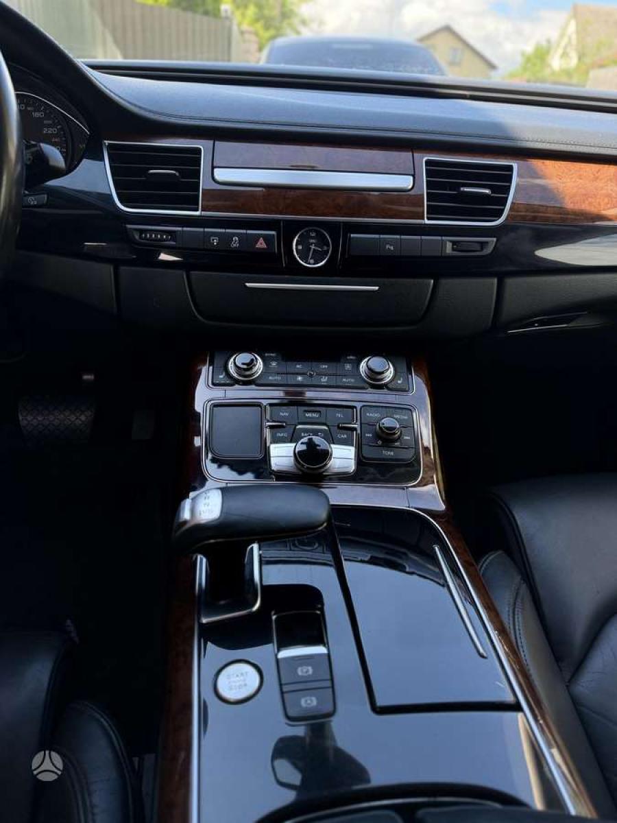 Black Audi A8 2011 in Vilnius, with an engine capacity of 4.13 L and mileage of 380 thousand km for 8200 €, photo 19 on AUTOMOTO.COM.LV