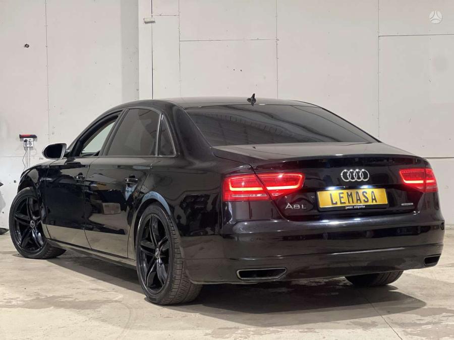 Melns Audi A8 2011 Klaipėda, ar dzinēja tilpumu 6.30 L un nobraukumu 137 tūkst. km par 9999 €, foto 6 vietnē AUTOMOTO.COM.LV
