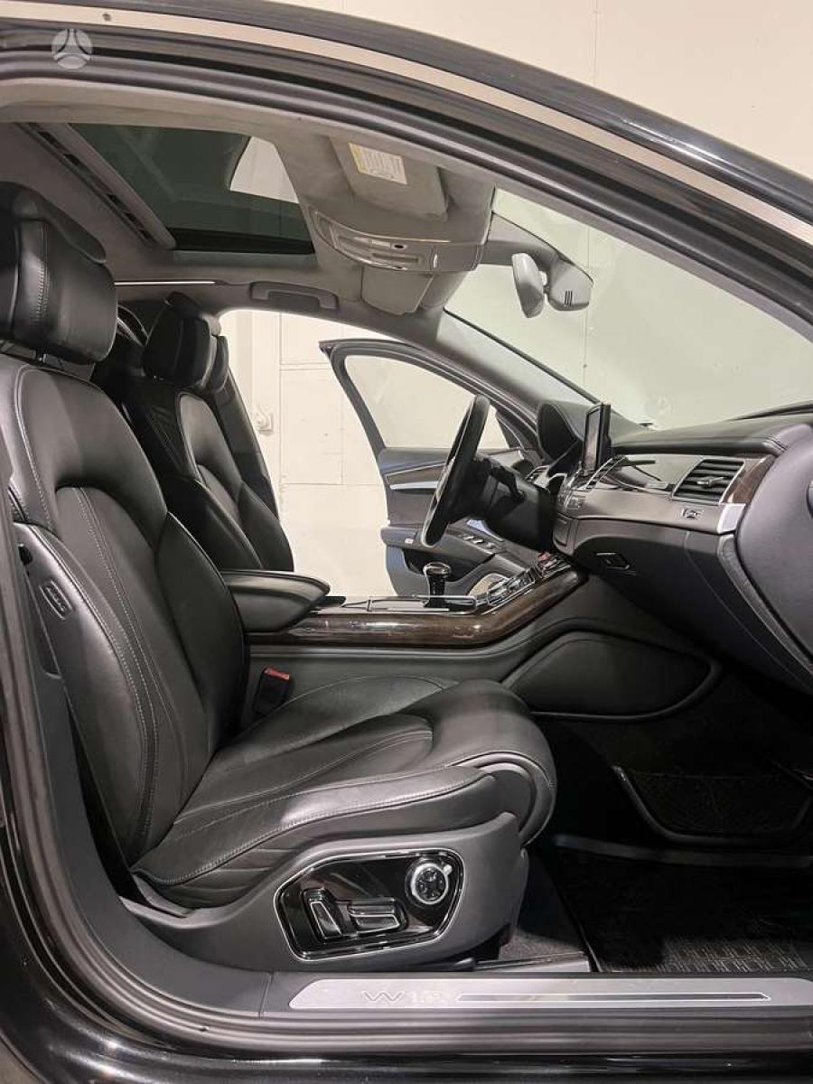 Melns Audi A8 2011 Klaipėda, ar dzinēja tilpumu 6.30 L un nobraukumu 137 tūkst. km par 9999 €, foto 11 vietnē AUTOMOTO.COM.LV