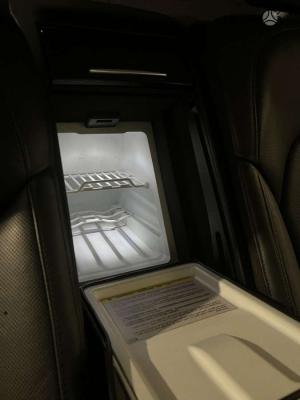 Melns Audi A8 2011 Klaipėda, ar dzinēja tilpumu 6.30 L un nobraukumu 137 tūkst. km par 9999 €, foto 17 vietnē AUTOMOTO.COM.LV