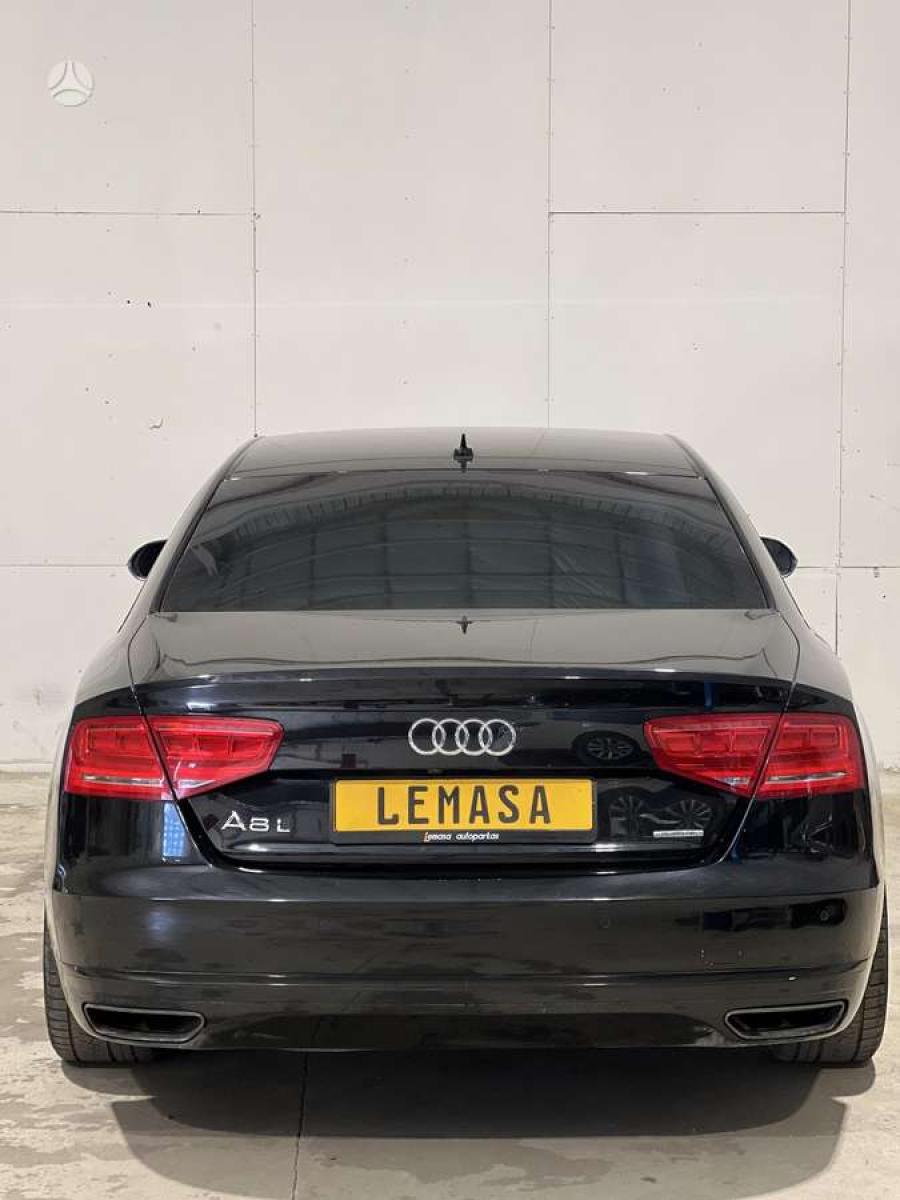 Melns Audi A8 2011 Klaipėda, ar dzinēja tilpumu 6.30 L un nobraukumu 137 tūkst. km par 9999 €, foto 22 vietnē AUTOMOTO.COM.LV