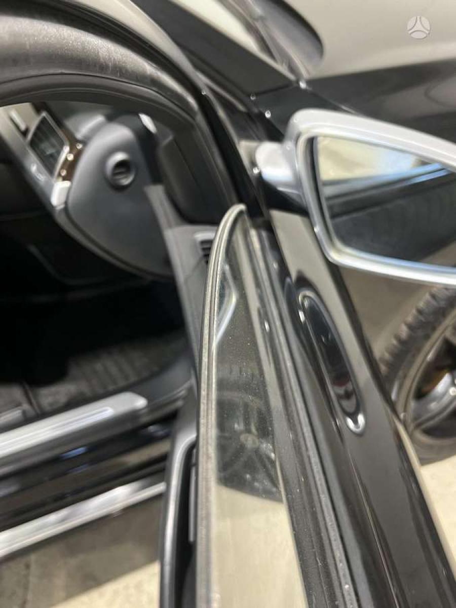 Melns Audi A8 2011 Klaipėda, ar dzinēja tilpumu 6.30 L un nobraukumu 137 tūkst. km par 9999 €, foto 26 vietnē AUTOMOTO.COM.LV