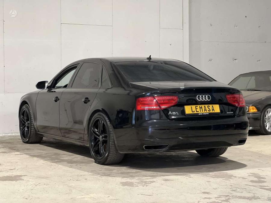 Melns Audi A8 2011 Klaipėda, ar dzinēja tilpumu 6.30 L un nobraukumu 137 tūkst. km par 9999 €, foto 27 vietnē AUTOMOTO.COM.LV