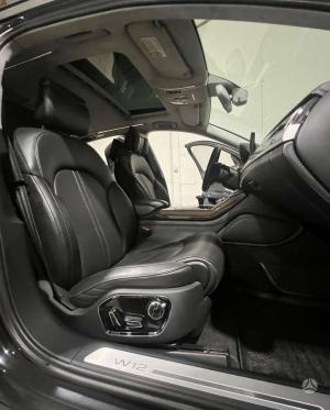 Melns Audi A8 2011 Klaipėda, ar dzinēja tilpumu 6.30 L un nobraukumu 137 tūkst. km par 9999 €, foto 28 vietnē AUTOMOTO.COM.LV
