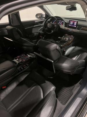 Melns Audi A8 2011 Klaipėda, ar dzinēja tilpumu 6.30 L un nobraukumu 137 tūkst. km par 9999 €, foto 33 vietnē AUTOMOTO.COM.LV