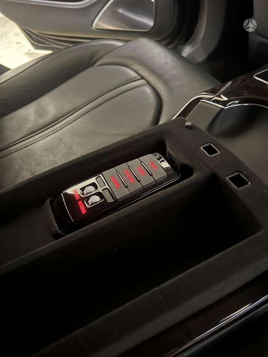 Melns Audi A8 2011 Klaipėda, ar dzinēja tilpumu 6.30 L un nobraukumu 137 tūkst. km par 9999 €, foto 38 vietnē AUTOMOTO.COM.LV