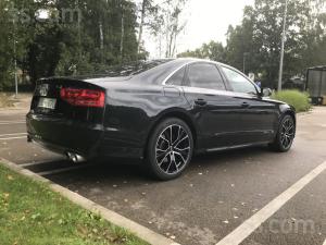 Black Audi A8 2011 in Riga, with an engine capacity of 3.00 L and mileage of 340 thousand km for 12500 €, photo 6 on AUTOMOTO.COM.LV