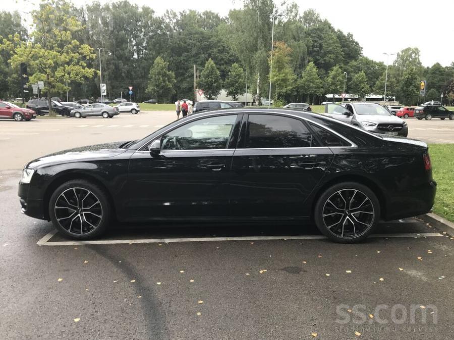 Black Audi A8 2011 in Riga, with an engine capacity of 3.00 L and mileage of 340 thousand km for 12500 €, photo 9 on AUTOMOTO.COM.LV