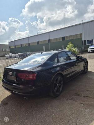 Black Audi A8 2011 in Siauliai, with an engine capacity of 2.97 L and mileage of 391 thousand km for 10500 €, photo 6 on AUTOMOTO.COM.LV