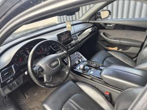 Black Audi A8 2011 in Siauliai, with an engine capacity of 2.97 L and mileage of 391 thousand km for 10500 €, photo 9 on AUTOMOTO.COM.LV