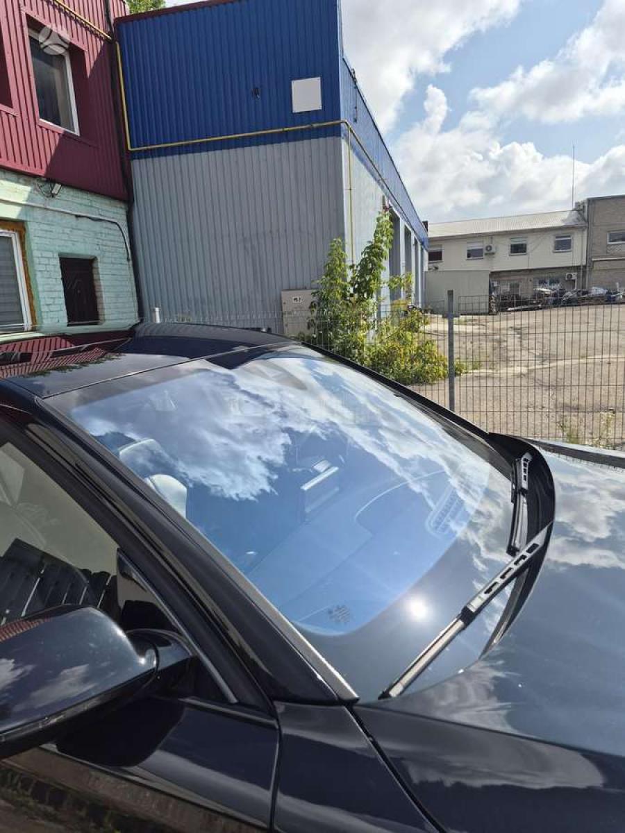 Black Audi A8 2011 in Siauliai, with an engine capacity of 2.97 L and mileage of 391 thousand km for 10500 €, photo 17 on AUTOMOTO.COM.LV