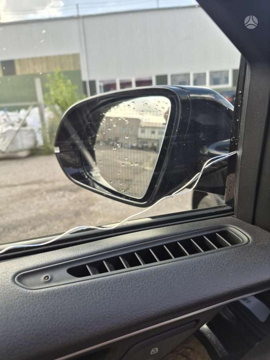 Black Audi A8 2011 in Siauliai, with an engine capacity of 2.97 L and mileage of 391 thousand km for 10500 €, photo 18 on AUTOMOTO.COM.LV