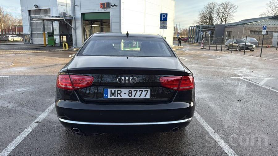 Melns Audi A8 2012 Rīga, ar dzinēja tilpumu 4.20 L un nobraukumu 324 tūkst. km par 14700 €, foto 10 vietnē AUTOMOTO.COM.LV
