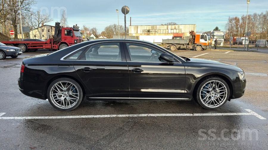 Melns Audi A8 2012 Rīga, ar dzinēja tilpumu 4.20 L un nobraukumu 324 tūkst. km par 14700 €, foto 12 vietnē AUTOMOTO.COM.LV