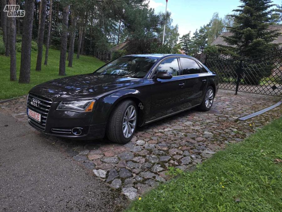 Black Audi A8 2012 in Vilnius, with an engine capacity of 4.20 L and mileage of 61 thousand km for 14500 €, photo 5 on AUTOMOTO.COM.LV