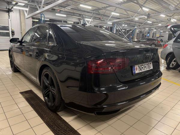 Melns Audi A8 2012 Viļņa, ar dzinēja tilpumu 4.16 L un nobraukumu 160 tūkst. km par 13000 €, foto 4 vietnē AUTOMOTO.COM.LV