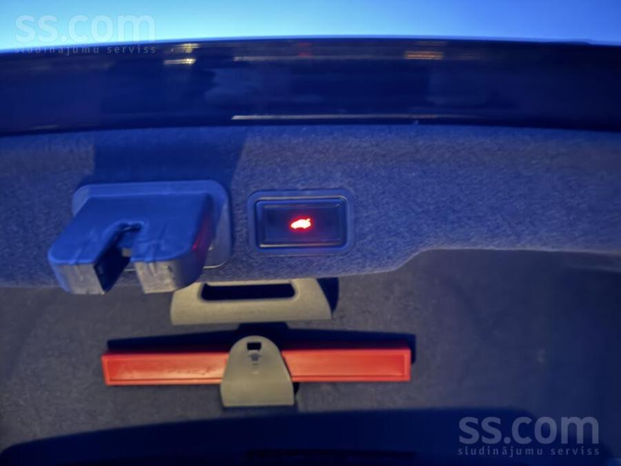 Melns Audi A8 2012 Rīga, ar dzinēja tilpumu 3.00 L un nobraukumu 355 tūkst. km par 13500 €, foto 9 vietnē AUTOMOTO.COM.LV