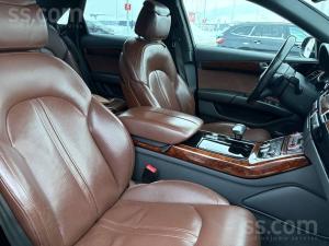 Black Audi A8 2012 in Riga, with an engine capacity of 3.00 L and mileage of 348 thousand km for 13900 €, photo 7 on AUTOMOTO.COM.LV