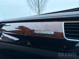 Black Audi A8 2012 in Riga, with an engine capacity of 3.00 L and mileage of 348 thousand km for 13900 €, photo 11 on AUTOMOTO.COM.LV