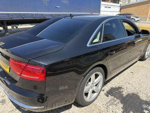 Melns Audi A8 2012 Raseiniai, ar dzinēja tilpumu 2.97 L un nobraukumu 200 tūkst. km par 5500 €, foto 5 vietnē AUTOMOTO.COM.LV