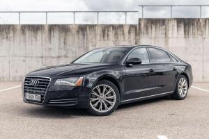 Black Audi A8 2012 in Vilnius, with an engine capacity of 4.16 L and mileage of 217 thousand km for 11500 €, photo 3 on AUTOMOTO.COM.LV