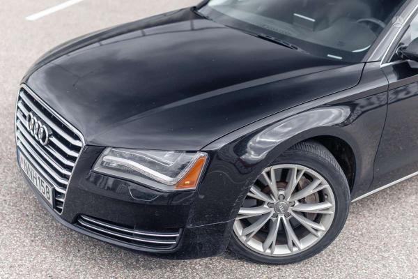 Black Audi A8 2012 in Vilnius, with an engine capacity of 4.16 L and mileage of 217 thousand km for 11500 €, photo 3 on AUTOMOTO.COM.LV