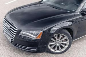Black Audi A8 2012 in Vilnius, with an engine capacity of 4.16 L and mileage of 217 thousand km for 11500 €, photo 4 on AUTOMOTO.COM.LV