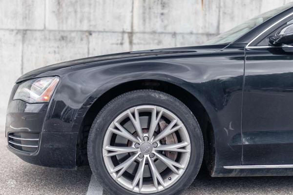 Black Audi A8 2012 in Vilnius, with an engine capacity of 4.16 L and mileage of 217 thousand km for 11500 €, photo 9 on AUTOMOTO.COM.LV