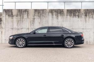 Black Audi A8 2012 in Vilnius, with an engine capacity of 4.16 L and mileage of 217 thousand km for 11500 €, photo 11 on AUTOMOTO.COM.LV