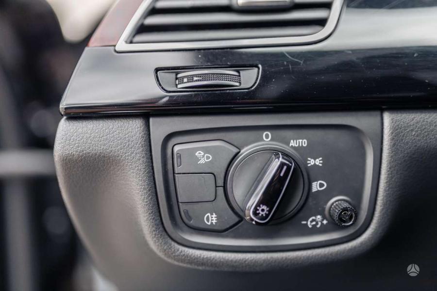 Black Audi A8 2012 in Vilnius, with an engine capacity of 4.16 L and mileage of 217 thousand km for 11500 €, photo 17 on AUTOMOTO.COM.LV