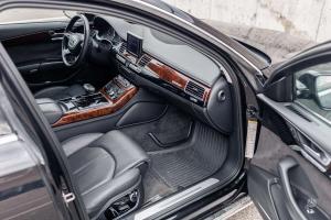 Black Audi A8 2012 in Vilnius, with an engine capacity of 4.16 L and mileage of 217 thousand km for 11500 €, photo 34 on AUTOMOTO.COM.LV