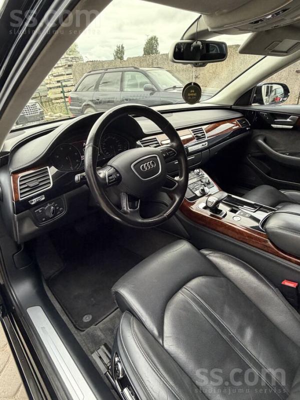 Black Audi A8 2012 in Talsi, with an engine capacity of 4.20 L and mileage of 292 thousand km for 14200 €, photo 10 on AUTOMOTO.COM.LV