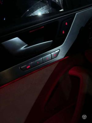 Melns Audi A8 2012 Šauļi, ar dzinēja tilpumu 2.97 L un nobraukumu 169 tūkst. km par 5700 €, foto 13 vietnē AUTOMOTO.COM.LV