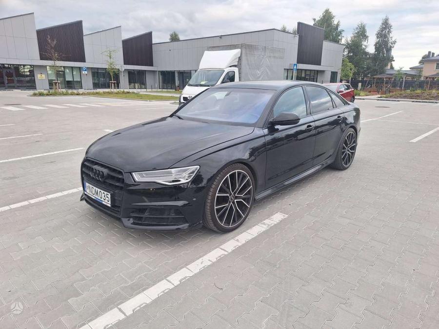 Black Audi A8 2012 in Vilnius, with an engine capacity of 2.97 L and mileage of 287 thousand km for 10900 €, photo 1 on AUTOMOTO.COM.LV