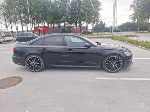 Black Audi A8 2012 in Vilnius, with an engine capacity of 2.97 L and mileage of 287 thousand km for 10900 €, photo 7 on AUTOMOTO.COM.LV